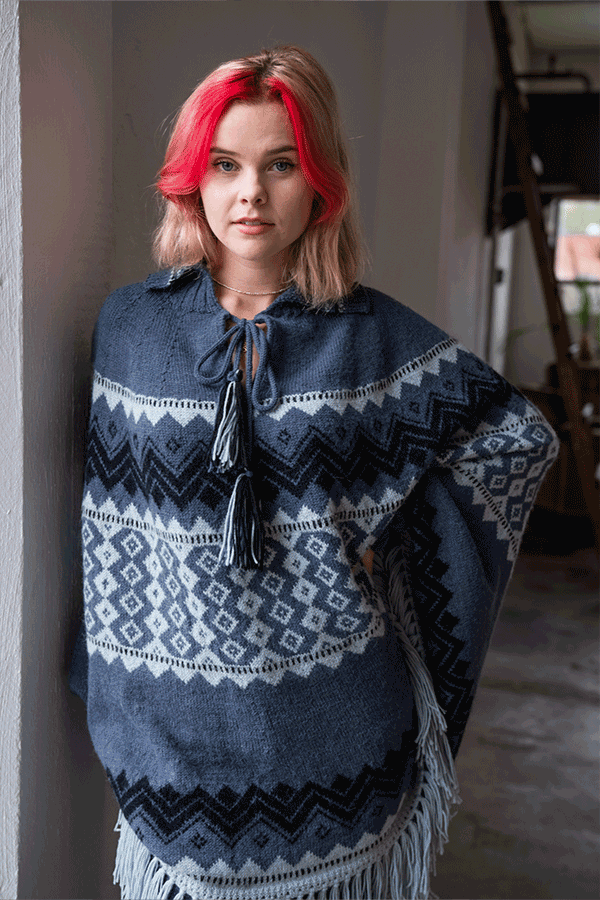 105-13 Cosette poncho - Garnius - Garnius.se