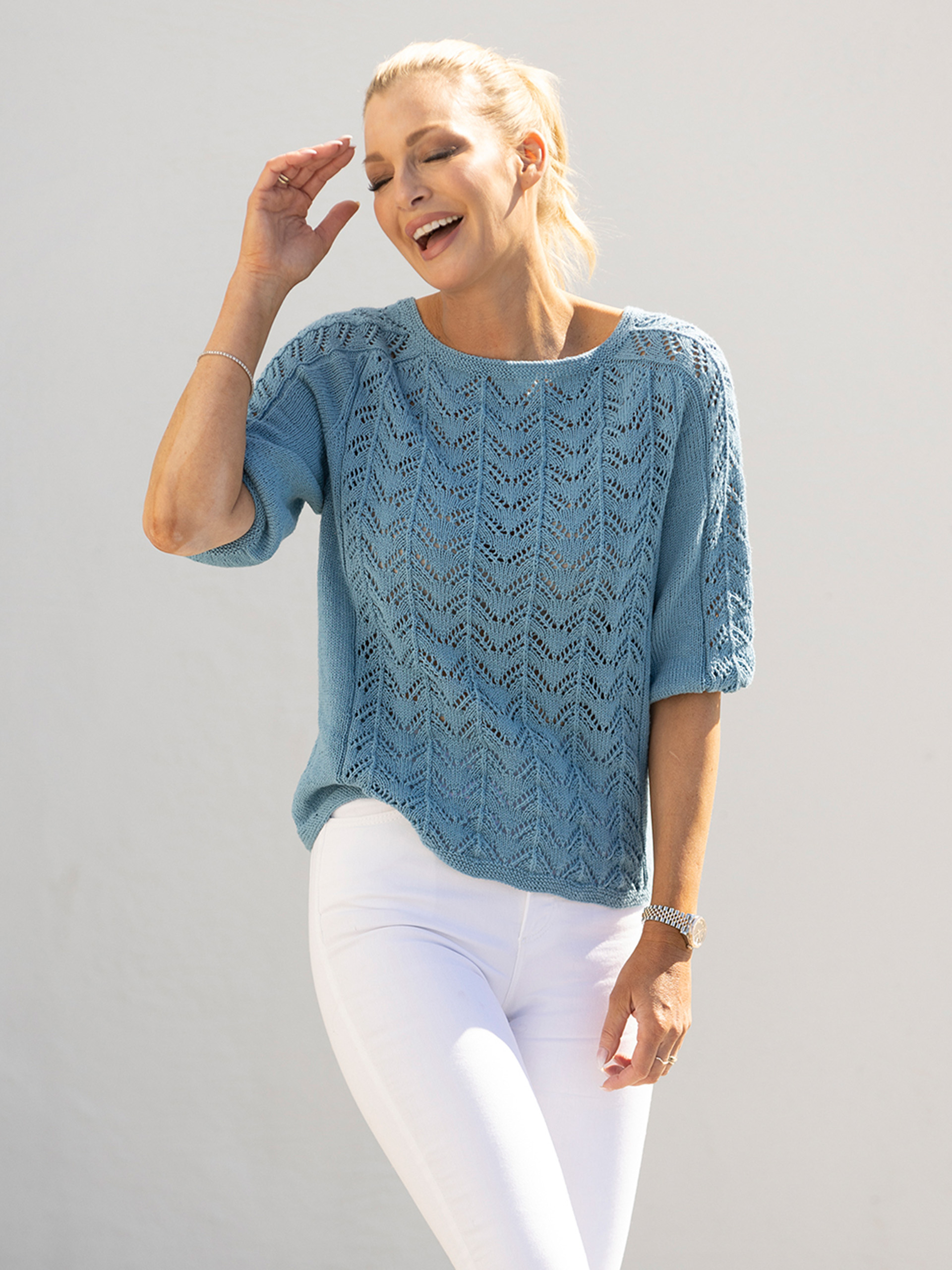 2320-3 Toja genser blå - Garnius