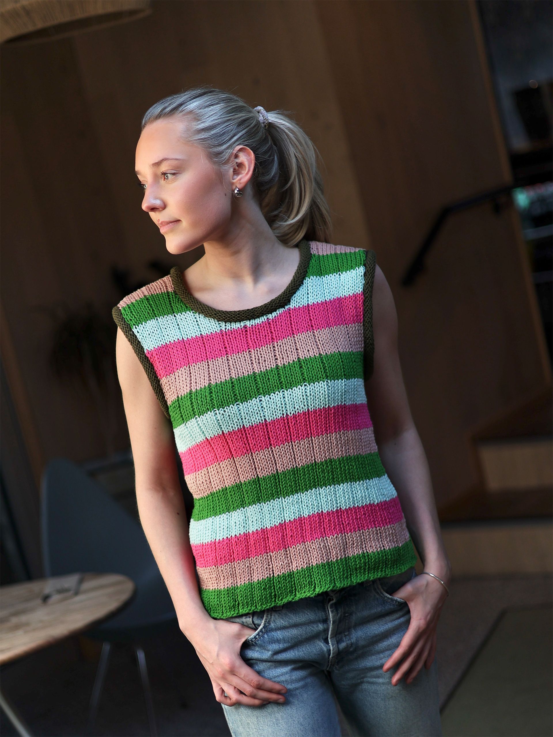 423S-11 LOVELY - Garnius