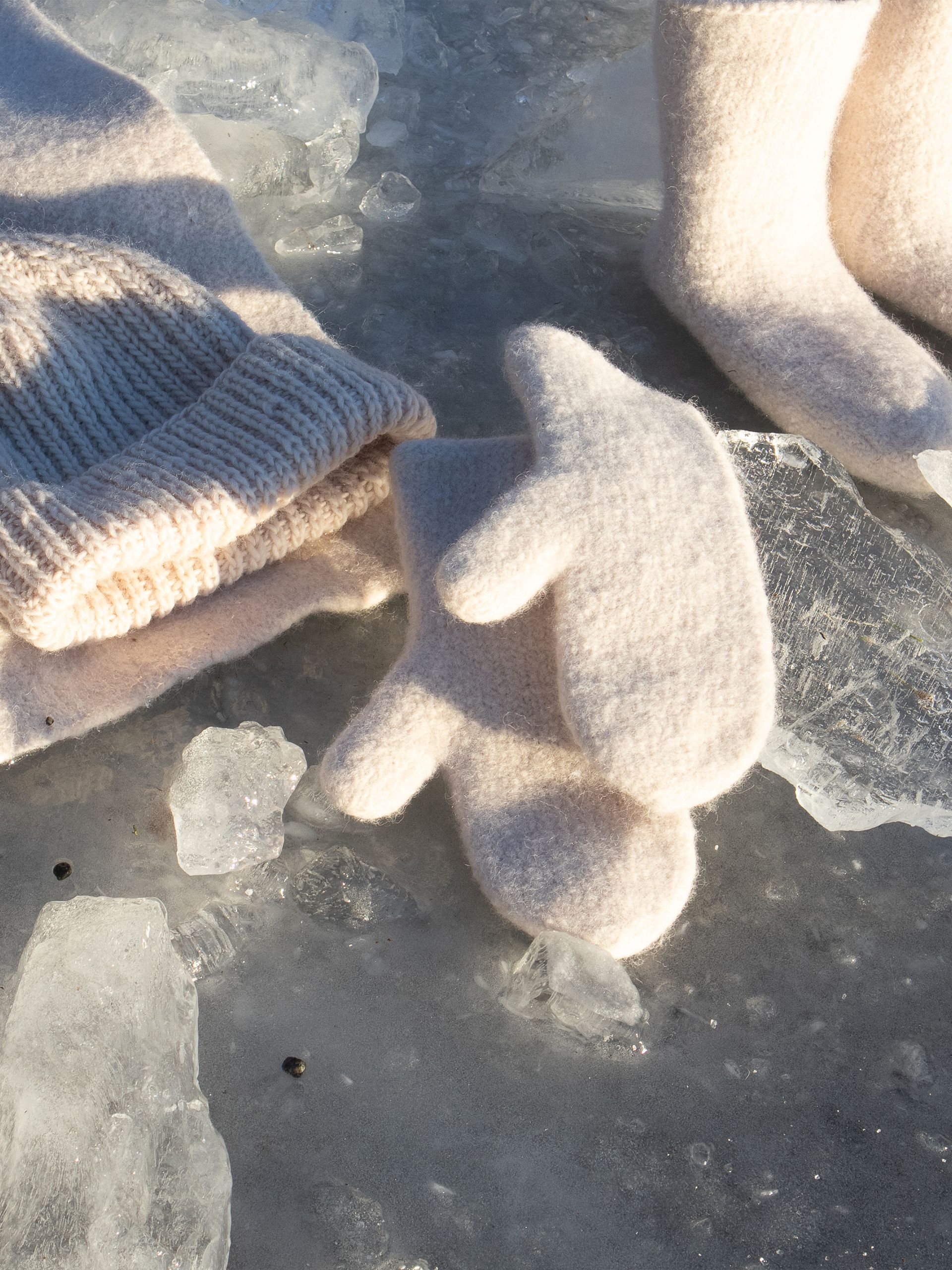 324-02 Talvor votter - Garnius - Garnius.se