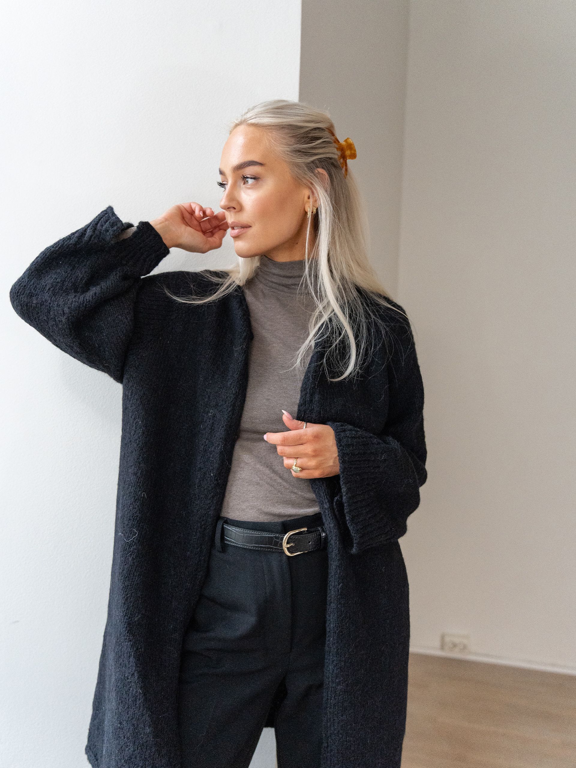 YARA Cardigan svart - Garnius
